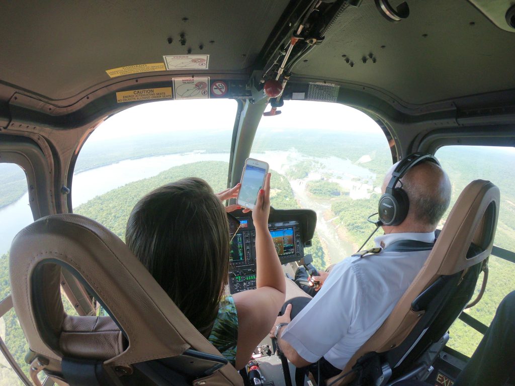 Passeio de helicóptero em Foz do Iguaçu - Vivi na Viagem