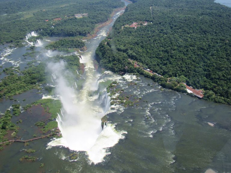 Passeio de helicóptero em Foz do Iguaçu - Vivi na Viagem