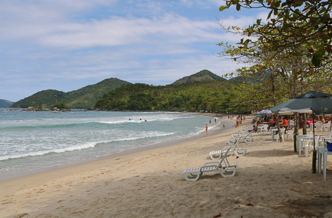 Praia de Castelhanos: Passeio terra e mar (Ilhabela) - Vivi na Viagem