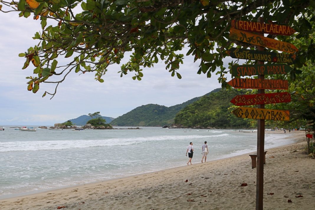 Praia de Castelhanos: Passeio terra e mar (Ilhabela) - Vivi na Viagem