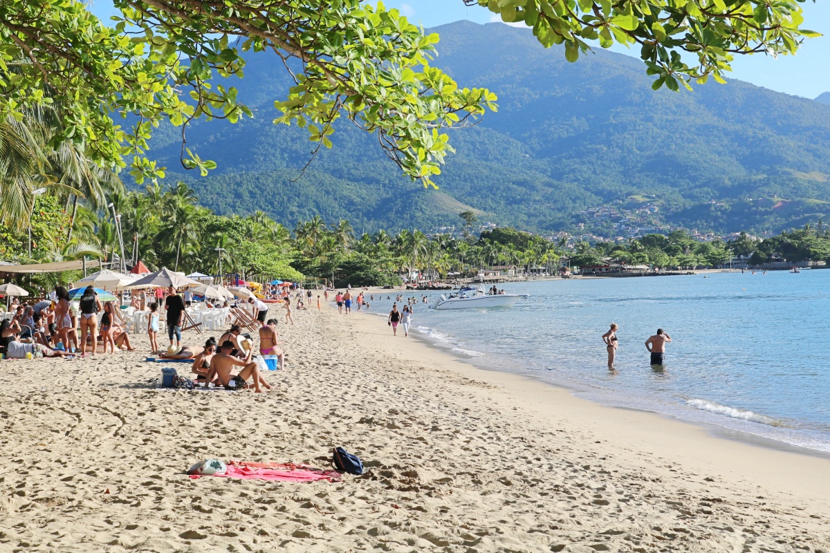 Roteiro-de-5-dias-em-Ilhabela-Praia-do-Perequê-1 - VIVINAVIAGEM